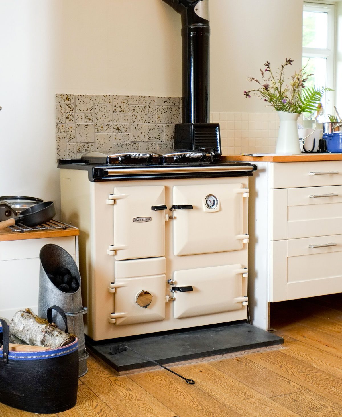 Rayburn Stove 216SFW Solid Fuel Heatranger and Wood Stove